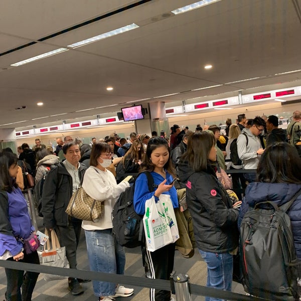 Security Checkpoint G - San Francisco International Airport - 11 tips ...