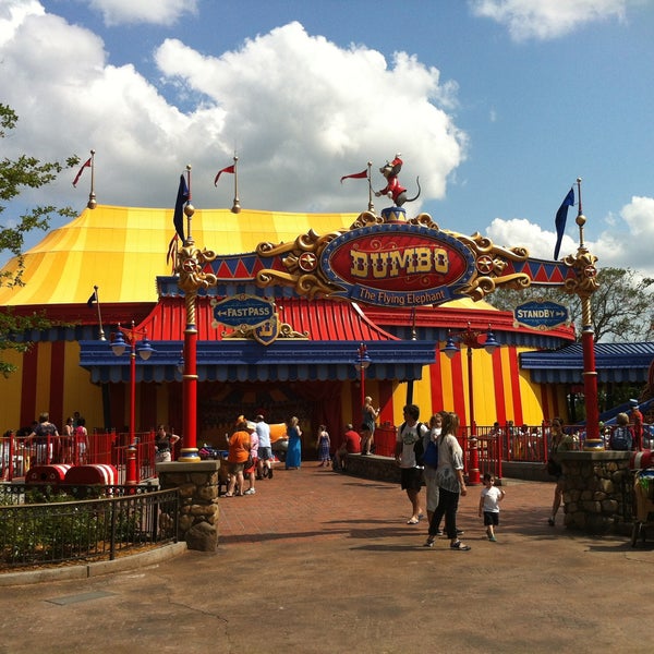 Dumbo Ride Logo