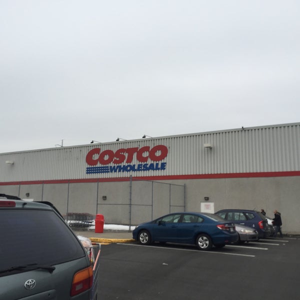 Photos at Costco - Anjou - Montréal, QC