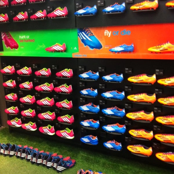 Ari Football Concept Store - Siam Soi 6