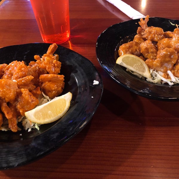 Hooters - American Restaurant