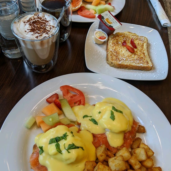 Siempre Restaurant - Entertainment District - Toronto, ON