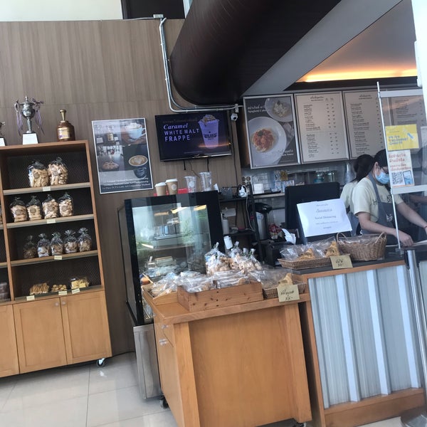 Hom Krun Coffee (หอมกรุ่น คอฟฟี่) - Café