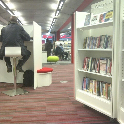 Woolwich Centre Library - Library in Woolwich