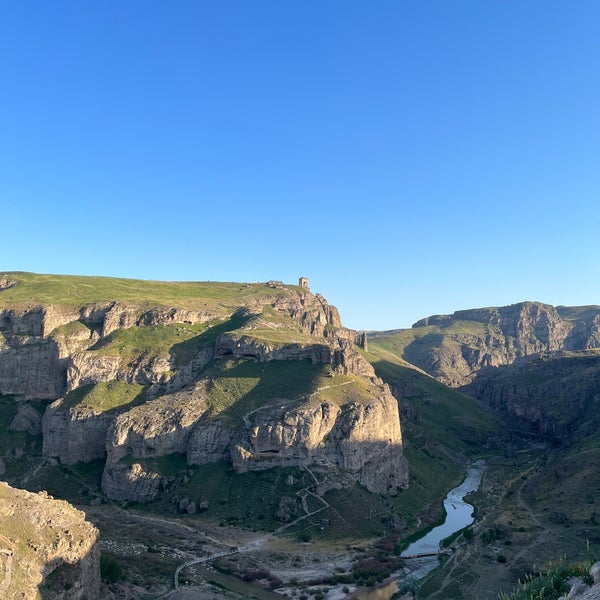 Zahak Castle | قلعه ضحاک - Historic and Protected Site