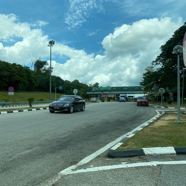 Plaza Tol Pagoh - 13 tips from 6063 visitors