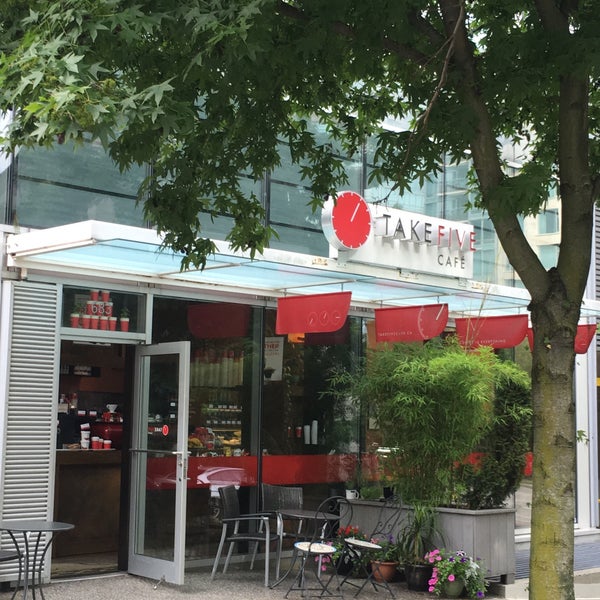 Take Five Cafe Coal Harbour - Café in Vancouver