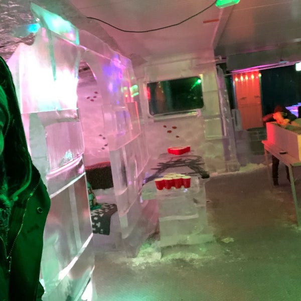 CHILL Ice House Toronto - 82 Bathurst Street