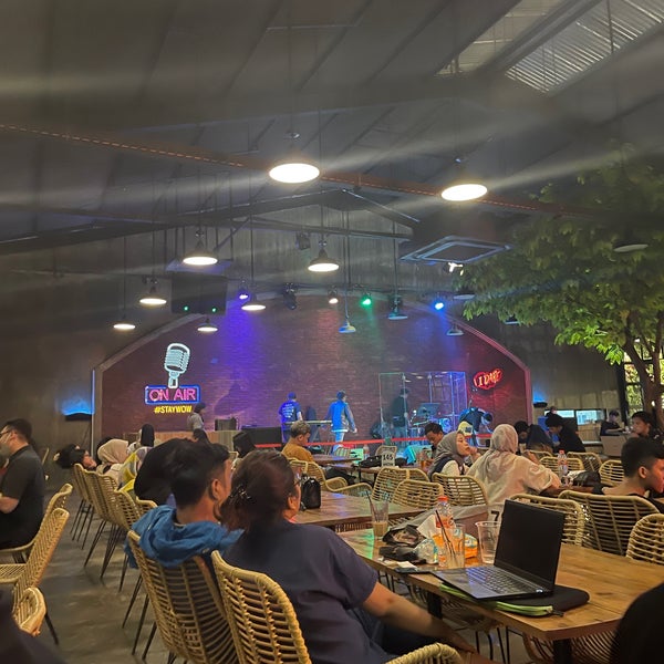 Warunk WOW KWB - Café in Jakarta Selatan