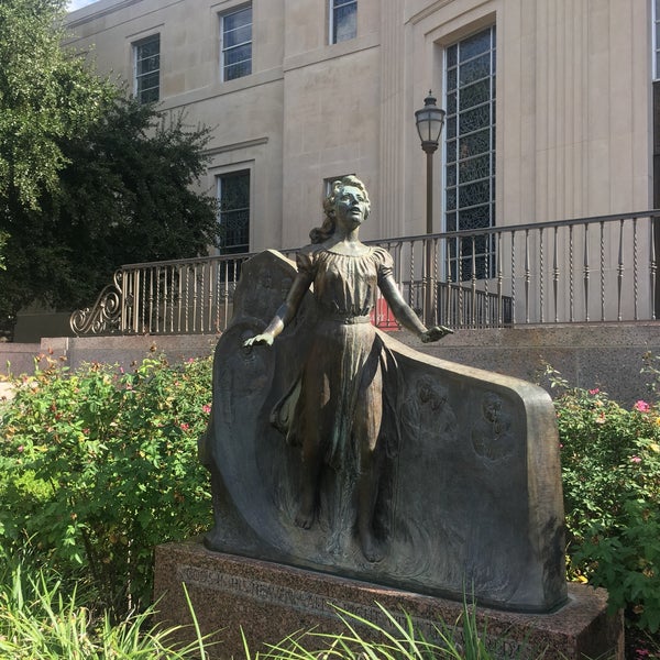 Armstrong Browning Library - College Library in Baylor