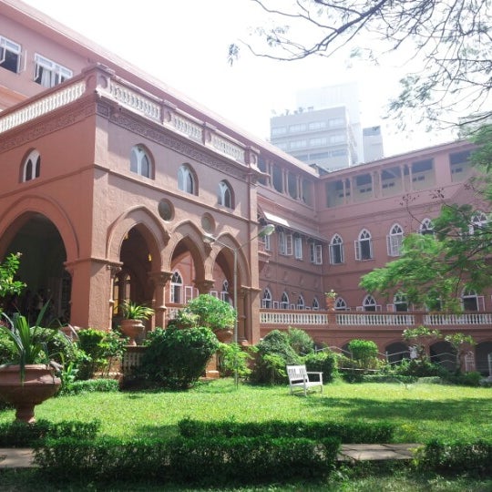 Sophia College For Women - College and University in Tardeo