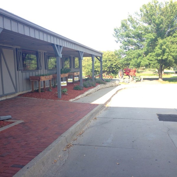 Photos at Iowa Machine Shed - American Restaurant