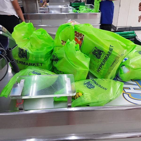SM Hypermarket - Monumento