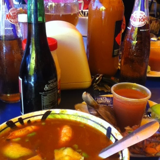 Mariscos Puerto Nuevo - Seafood Restaurant