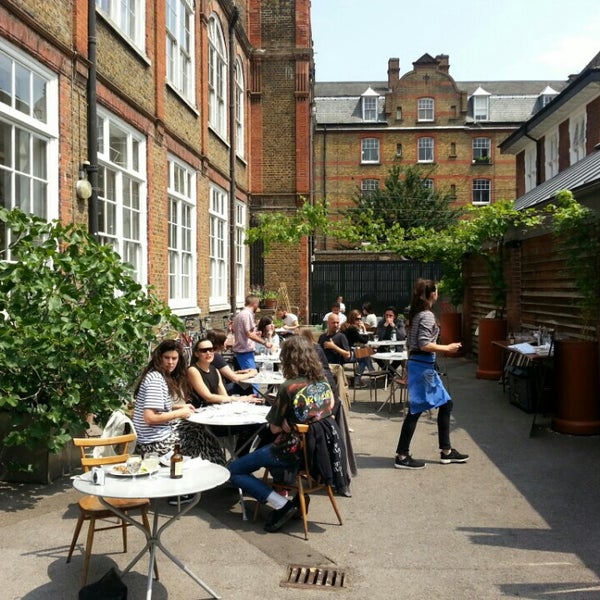 London, I'm not a tourist, but a mobile citizen