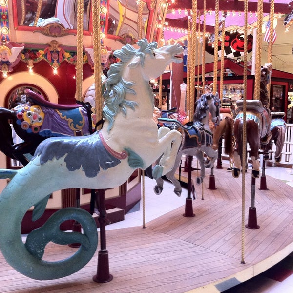 Seaside Carousel Mall - Shopping Mall