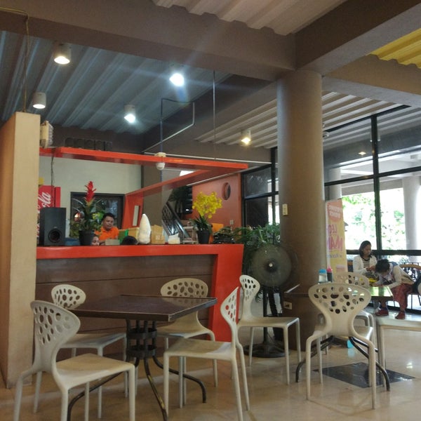 Chicken Hauz - Jose P. Laurel Avenue