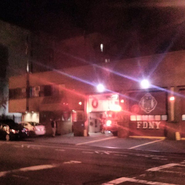 FDNY Engine 71/Ladder 55 - Melrose - 720 Melrose Ave