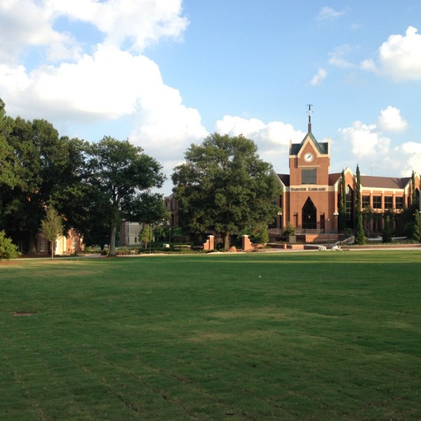 Cruz Plaza - College Quad