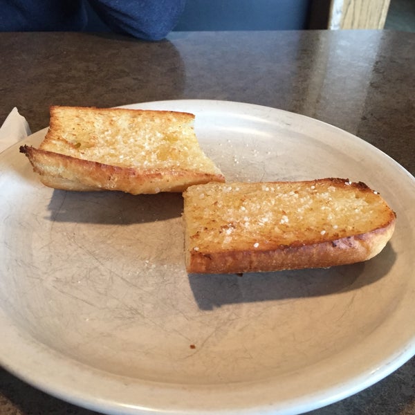 Christianos Pizza - Pizzeria in Oshkosh