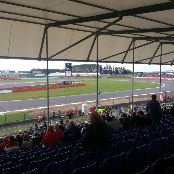Luffield Grandstand - 8 tips