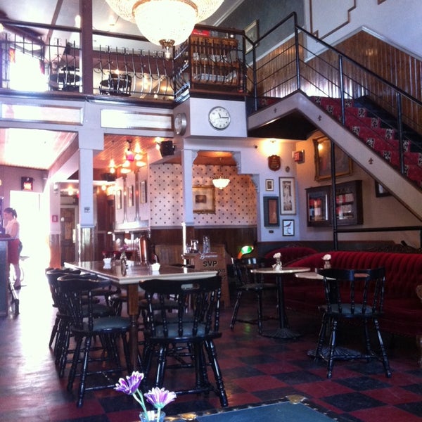 Photos at Salon de thé Cardinal / Cardinal Tea Room - Mile-End ...