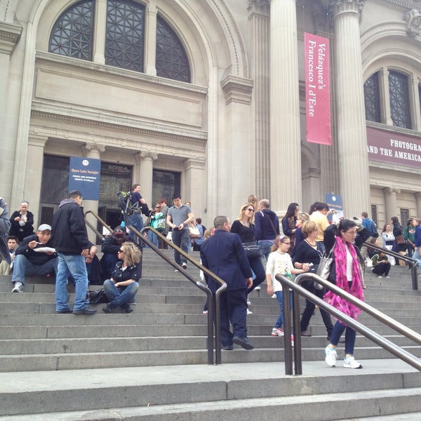 Photos at Metropolitan Museum Steps - Central Park - New York, NY