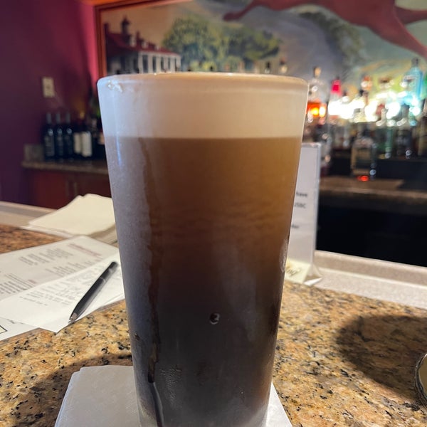 The Cardinal Lounge - Hotel Bar