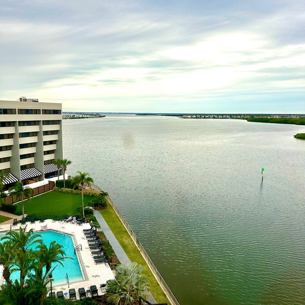 DoubleTree by Hilton - 3050 N Rocky Point Dr W