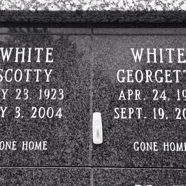 Visalia Cemetery - Cemetery in Visalia