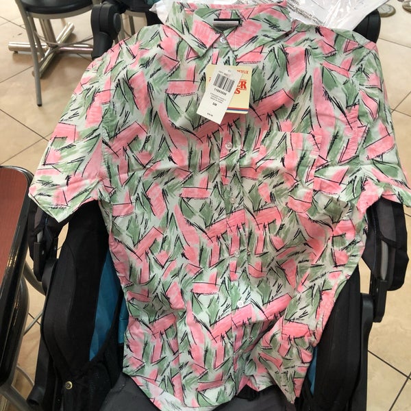 Hot Topic - Clothing Store