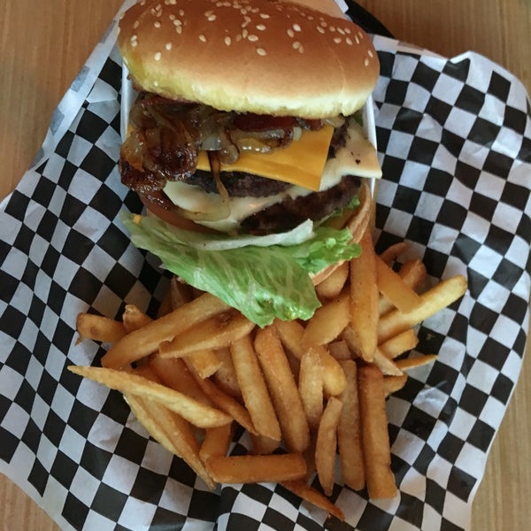 Buzz Inn Steakhouse Lake Stevens - Steakhouse