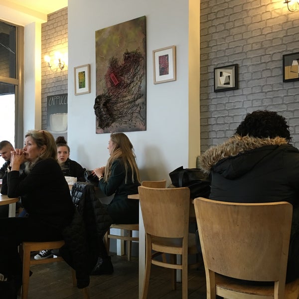 Cafe Louche - Coffee Shop in Askew
