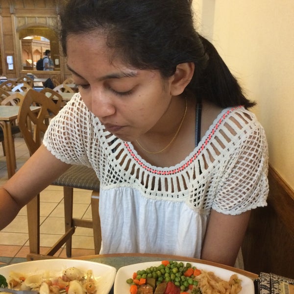 Brittain Dining Hall - College Cafeteria in Atlanta