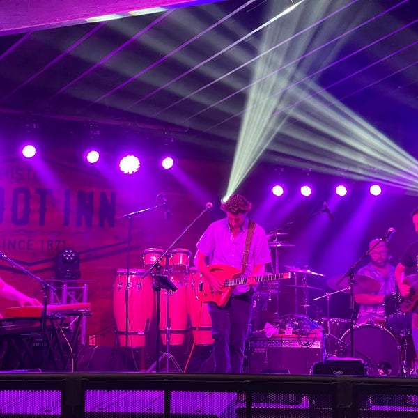 Scoot Inn - Dive Bar