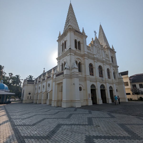 Santa Cruz Basilica - Church in Kochi