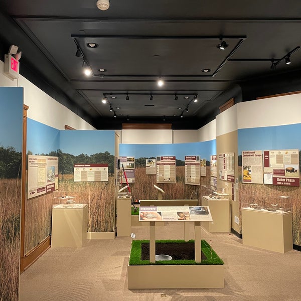 Elmhurst Historical Museum - History Museum in Elmhurst