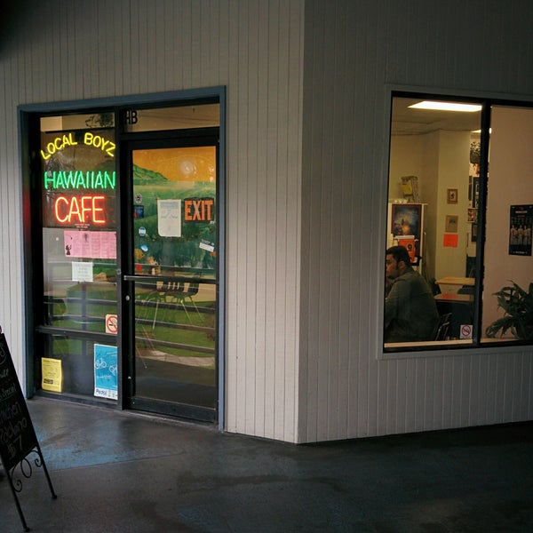 Local Boyz Hawaiian Cafe - 20 tips