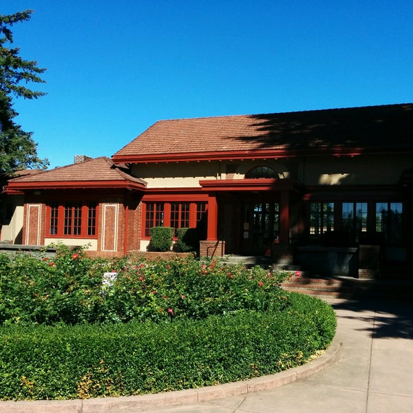 Peninsula Park Community Center - Portland, OR