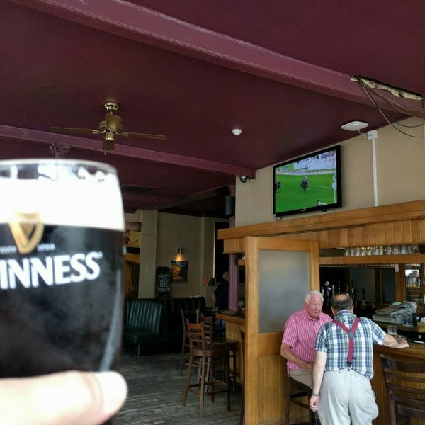 Kennedy's - Bar in Caledonian