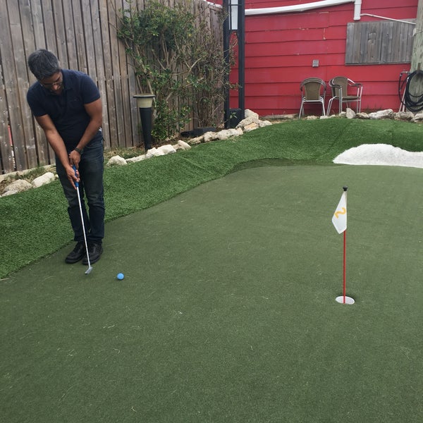 Bermuda Fun Golf - Royal Naval Dockyard