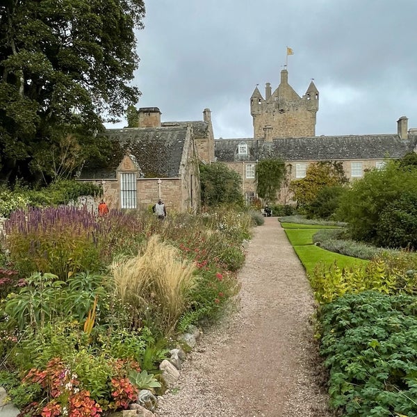 Cawdor Castle - Castle in Nairn