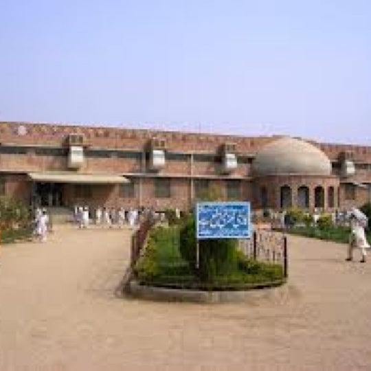 Madrasah Arabiah Darul-Uloom Raiwind - Mosque in Raiwind