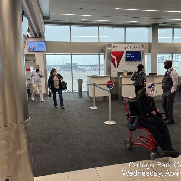 Gate B9 - Airport Gate in Atlanta