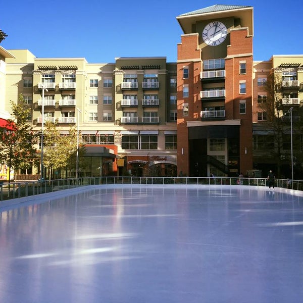 Pentagon Row Ice Skating Rink - 4 tips from 797 visitors