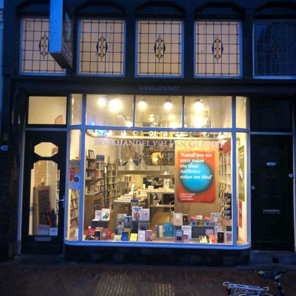 Boekhandel Van Gennep - Bookstore in Rotterdam