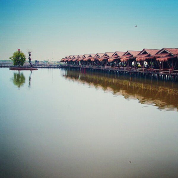 Must-see seafood places in Semarang, Indonesia