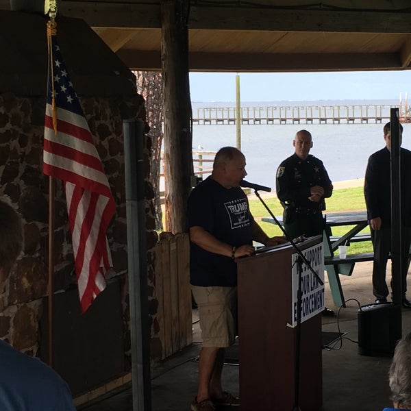 Navarre Park & Visitor Center - Park