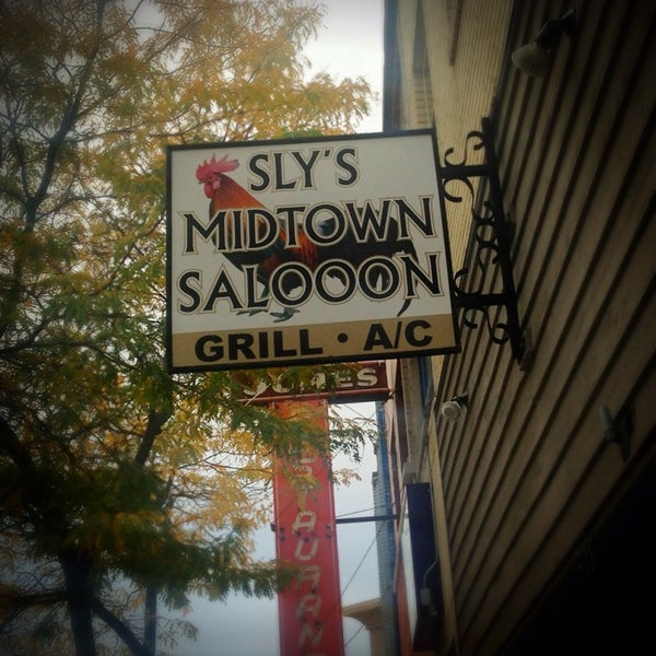 Sly's Midtown Salooon - Pub in Sheboygan