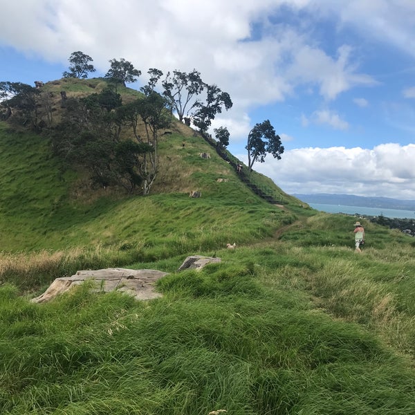 Te Pane o Mataoho / Mangere Mountain - Mangere Bridge - 56 visitors